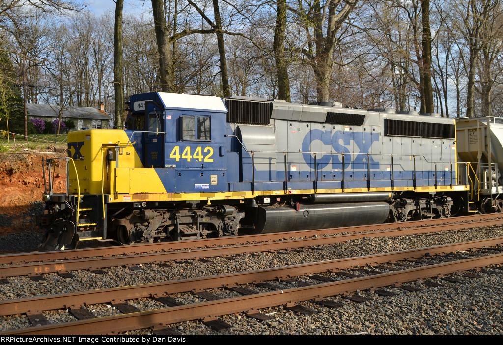 CSX GP38-2S 4442 bringing up the rear on C770-16